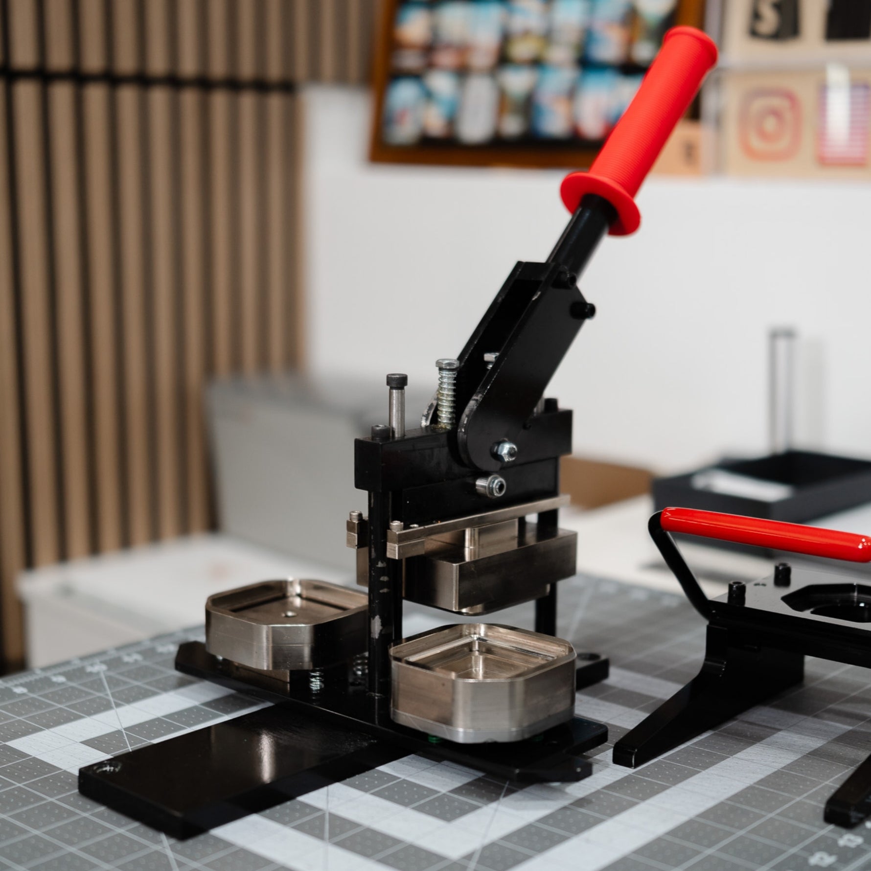 Tecre Button Machine + Graphic Punch – Snap Magnets